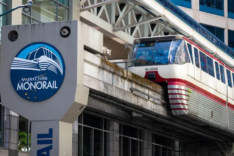 Teen Falls and is Killed by Monorail While Doing Graffiti | Front Page ...