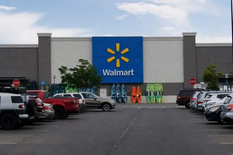 Walmart Shopper Fatally Shot in Front of Horrified Wife | Front Page ...